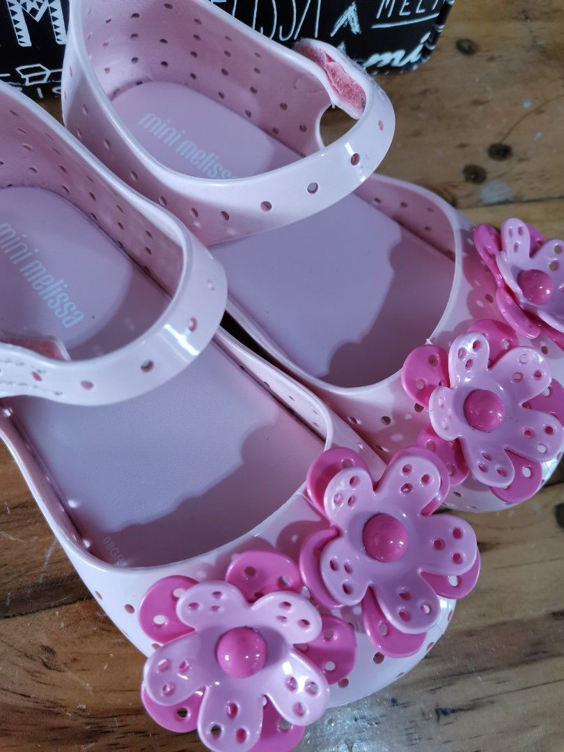 Original Mini Melissa Furadinha s9, Babies & Kids, Babies & Kids ...