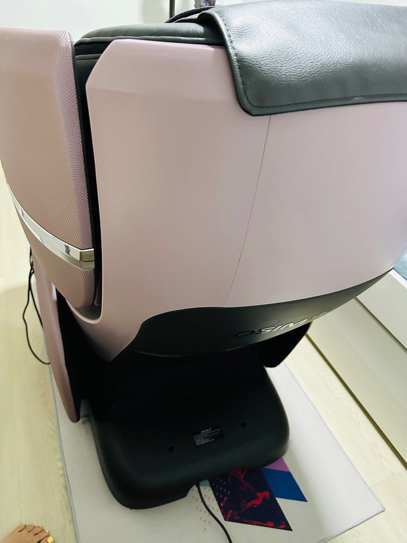 OSIM uDivine V Massage Chair, Health & Nutrition, Massage Devices on ...