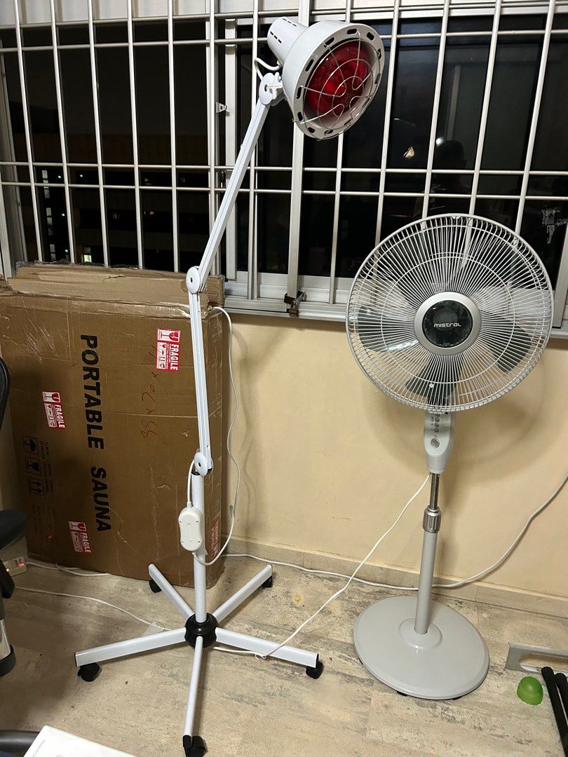 Philips far infrared therapy lamp with mobile stand, Health & Nutrition ...