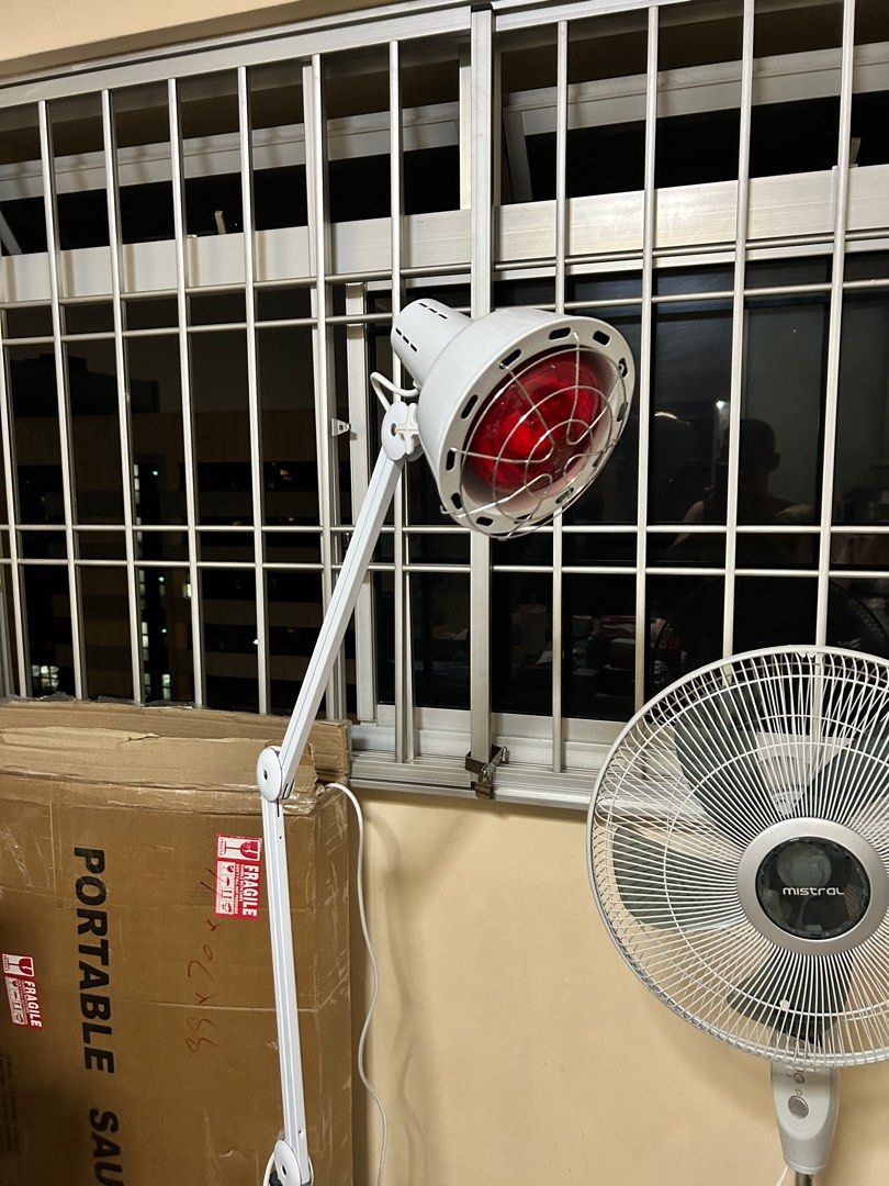 Philips far infrared therapy lamp with mobile stand, Health & Nutrition ...