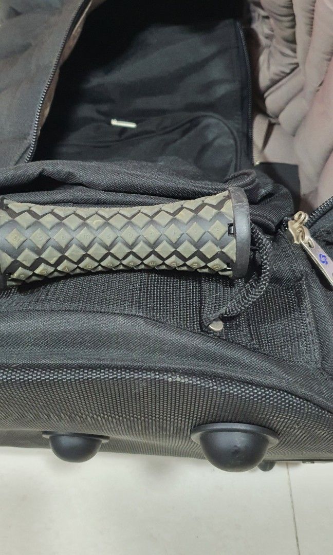 Samsonite Golf Ttavel bag with rollers, Sports Equipment, Sports ...