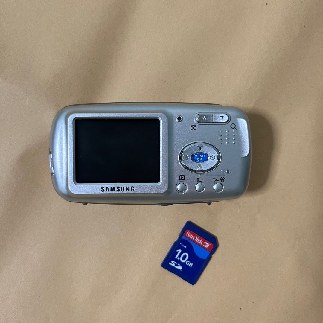 Samsung Digimax A400, Photography, Cameras on Carousell