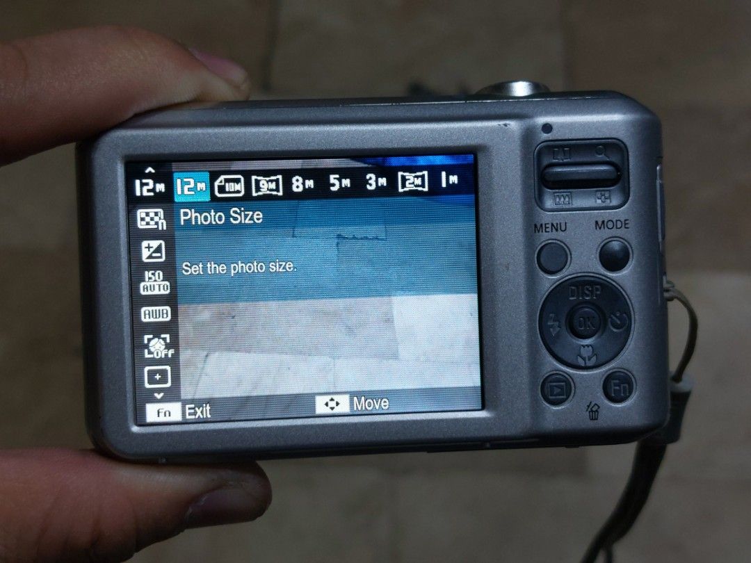 samsung es70 ccd sensor 12.2 megapixel, Photography, Cameras on Carousell