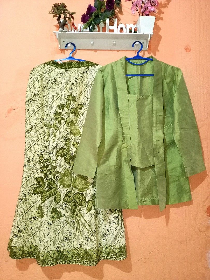 Set Kutu Baru Sage / Set Kebaya Kutu Baru / Set Kebaya Sage / Set Rok Duyung Sage / Rok Kebaya ...