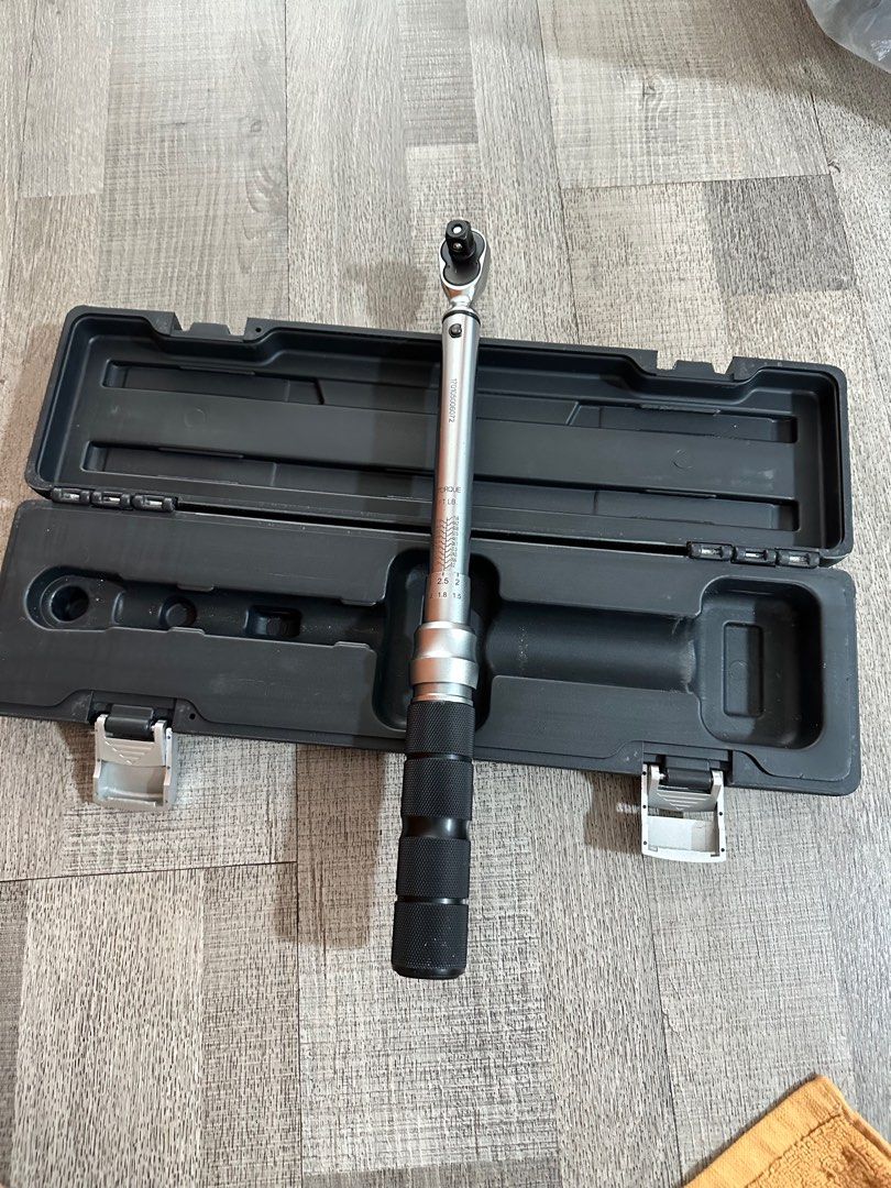 Stanley Torque Wrench 20-100NM 1/2 Drive, Furniture & Home Living, Home Improvement ...