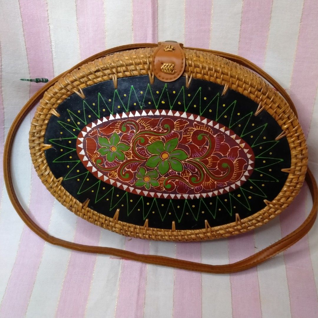 Tas etnik rotan lonjong handmade, Fesyen Wanita, Tas & Dompet di Carousell