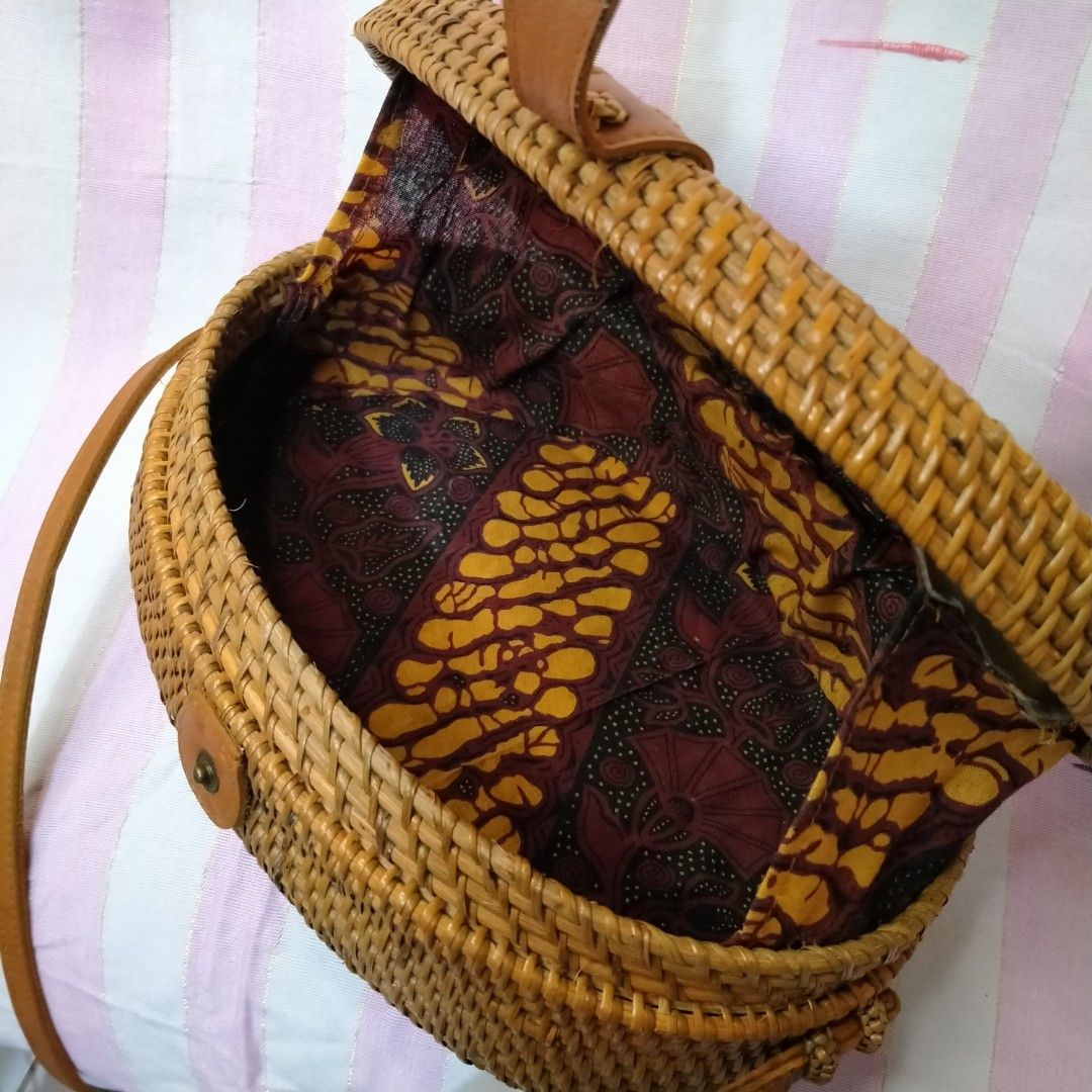 Tas etnik rotan lonjong handmade, Fesyen Wanita, Tas & Dompet di Carousell