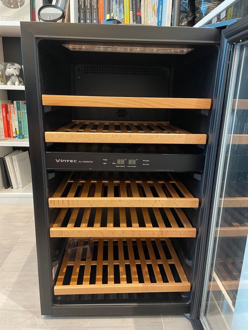 Vintec ALV30SG2E - 32 bottles fridge, 家庭電器, 廚房電器, 酒窖及存倉 - Carousell