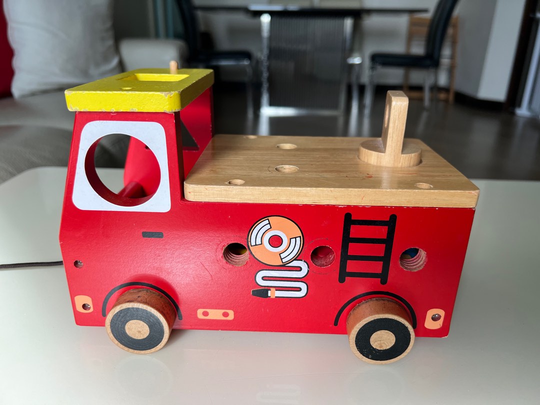 Wooden Truck Tool Box, 兒童＆孕婦用品, 嬰兒玩具 - Carousell