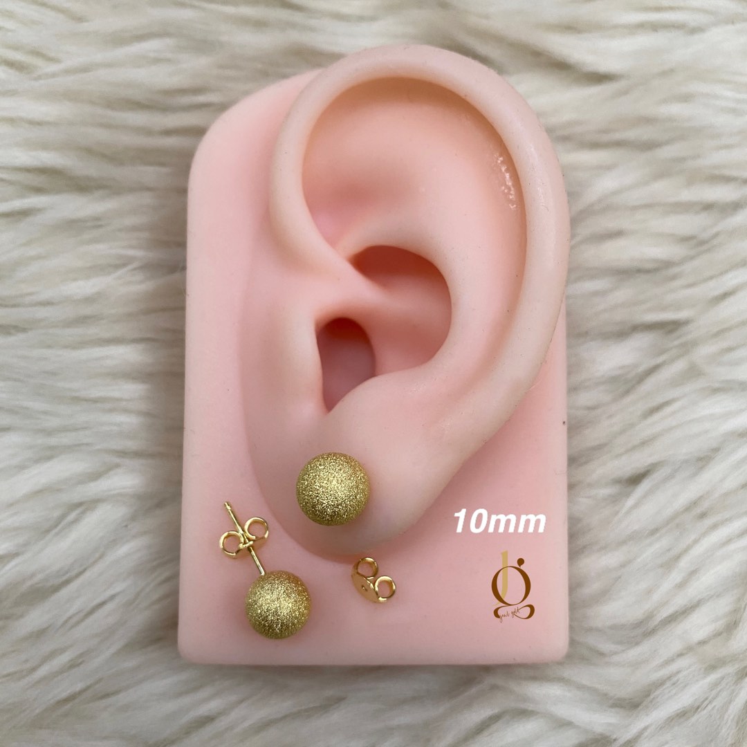 18k Saudi Gold Stud Earrings Matte Full Ball 1.8g, Women's Fashion ...