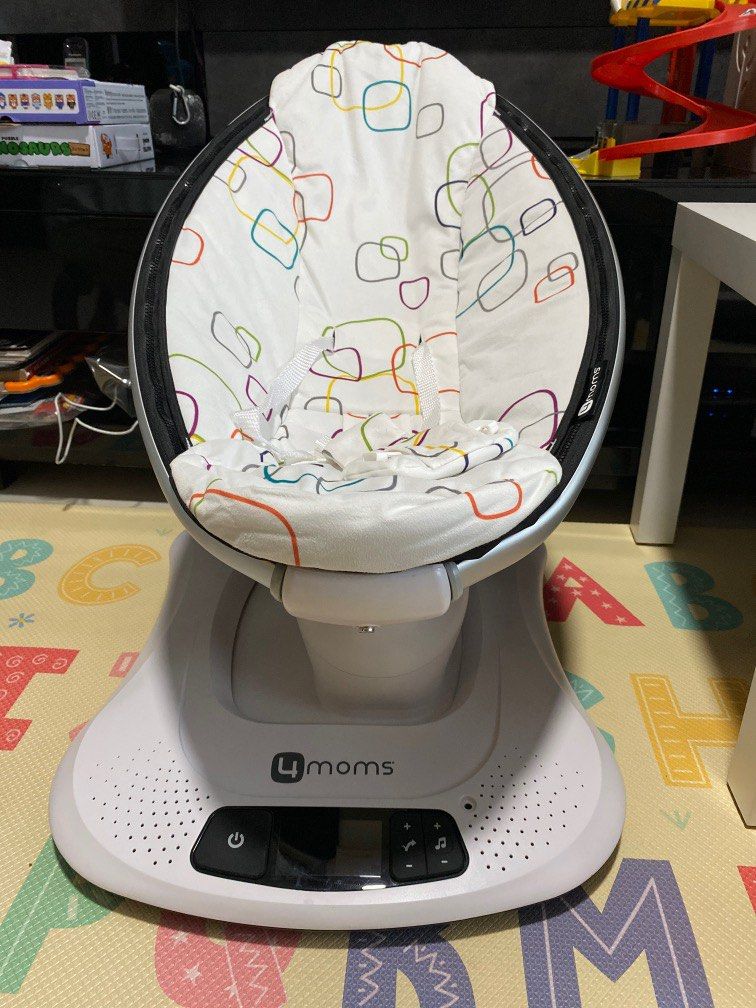 4 moms baby swing machine, Babies & Kids, Infant Playtime on Carousell