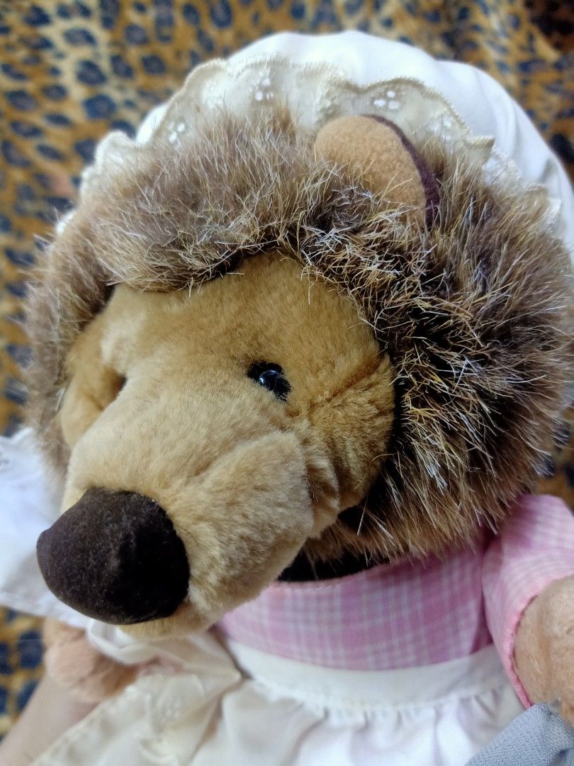 BEAUTIFUL VINTAGE MRS. TIGGY-WINKLE HEDGEHOG FROM PETER RABBIT PLUSH ...