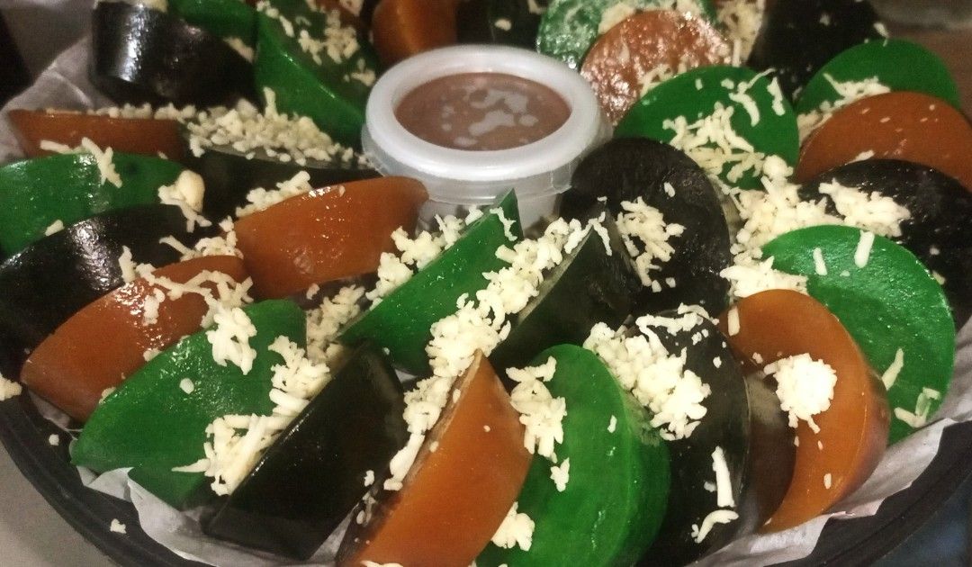 Bilao Package, Paluto, Puto, Kutsinta, Banana Loaf, Food & Drinks ...