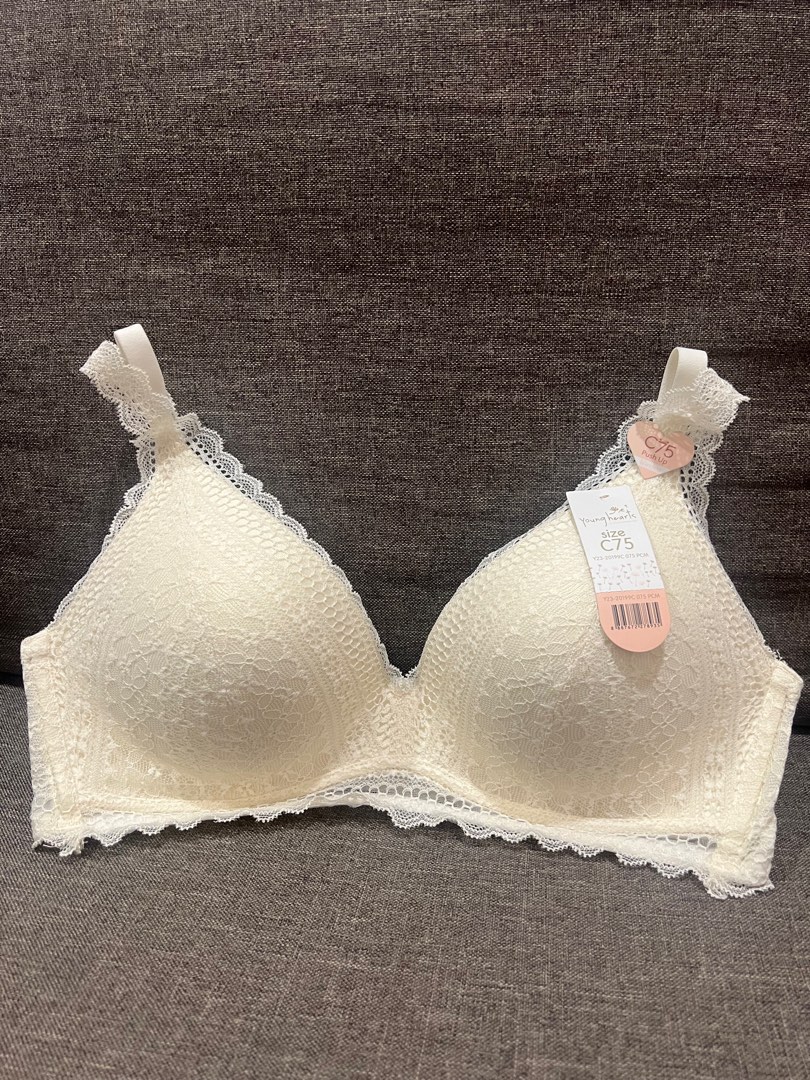 C75 wireless white bra (push up), Women's Fashion, New Undergarments & Loungewear on Carousell