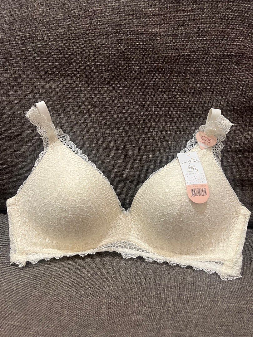 C75 wireless white bra (push up), Women's Fashion, New Undergarments & Loungewear on Carousell