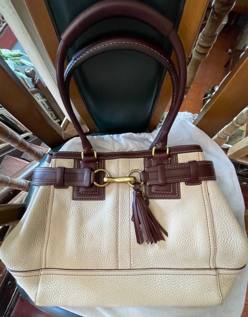 Coach Hampton Shoulder Bag, Luxury, Bags & Wallets on Carousell