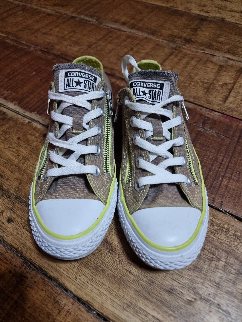 Converse with zipper, Women's Fashion, Footwear, Sneakers on Carousell