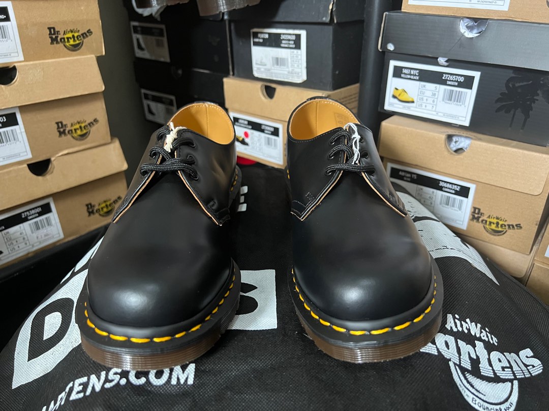 Dr. Martens 1461 Uk8, Men's Fashion, Footwear, Boots on Carousell