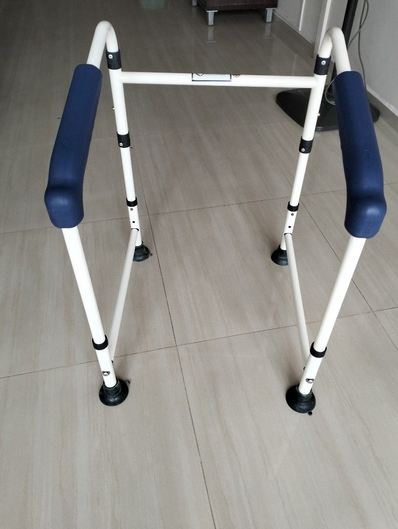 Frame to assist in toilet, Health & Nutrition, Assistive & Rehabilatory ...