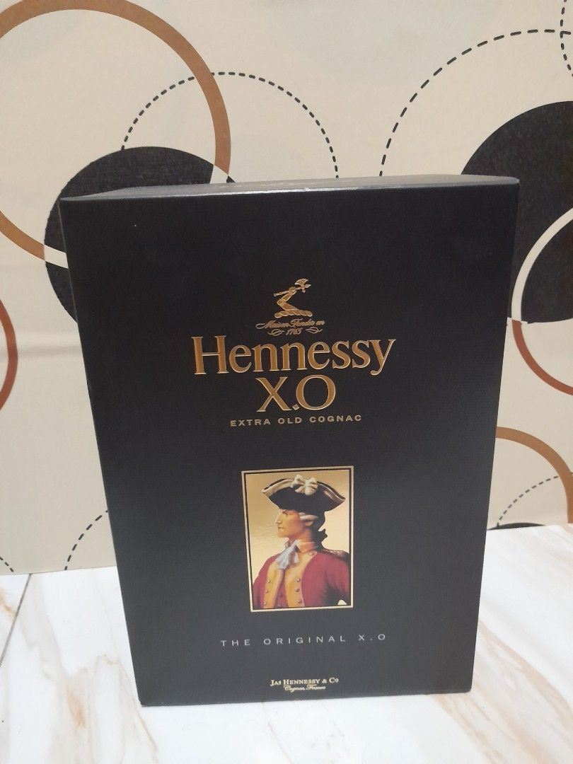 Hennessy xo 1,5 liter, Antik, Pajangan di Carousell
