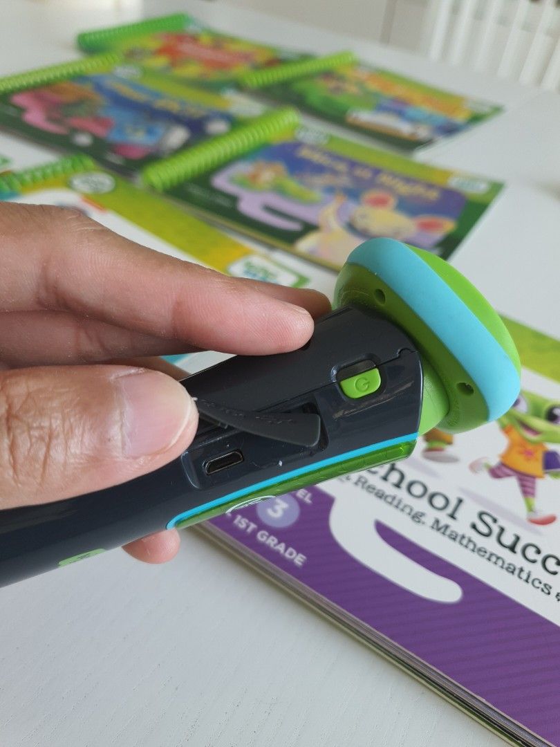 Leap Frog Learn to Read Set with Pen, Hobbies & Toys, Books & Magazines ...