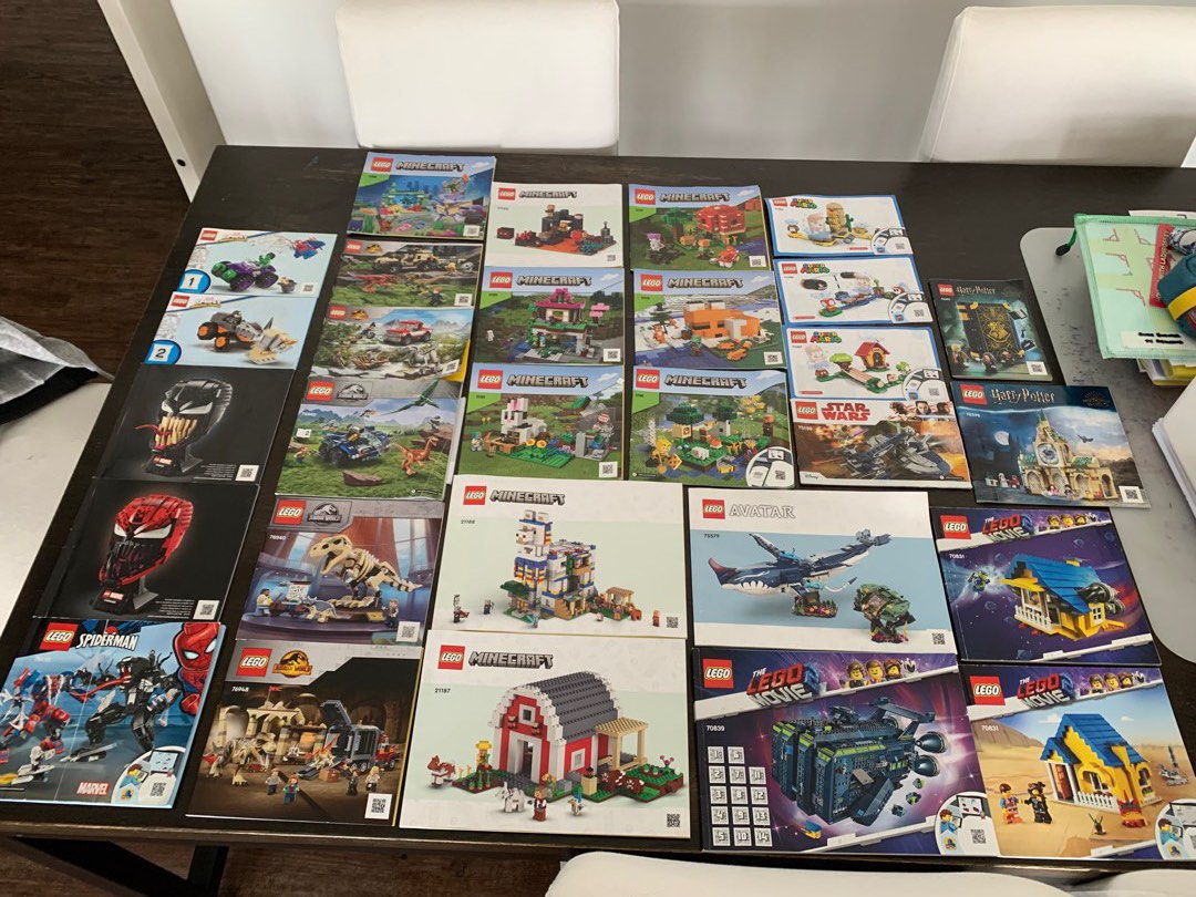 LEGO - Mass collection (minecraft, mario, lego movie, venom sets, etc ...