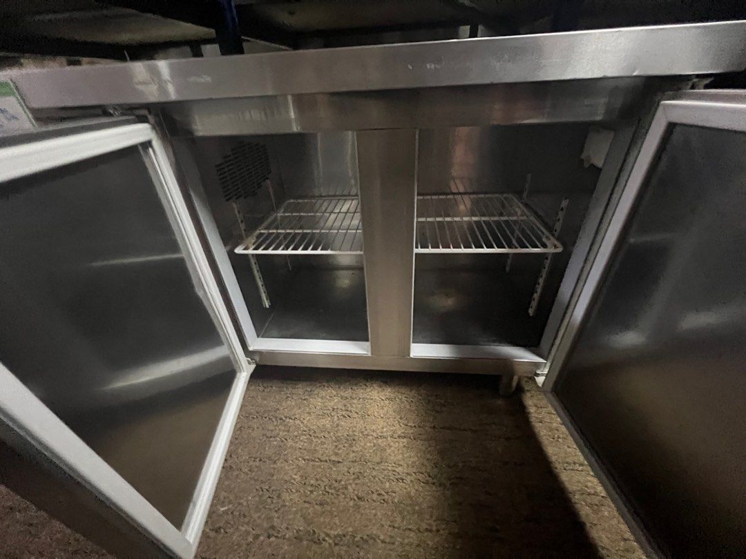 Modelux 2 Doors 4Ft counter Chiller/ Salad Chiller, TV & Home ...