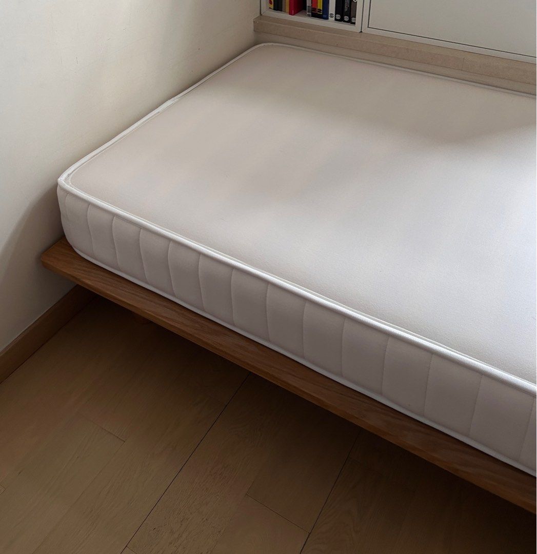 Muji Bed single size, 傢俬＆家居, 傢俬, 床架及床褥 - Carousell