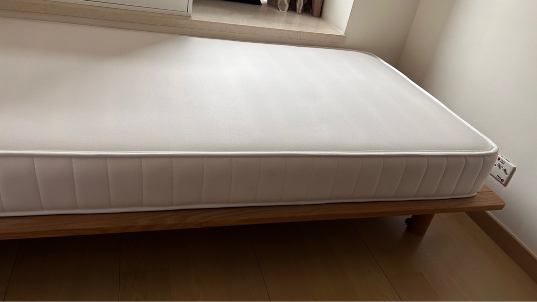 Muji Bed single size, 傢俬＆家居, 傢俬, 床架及床褥 - Carousell