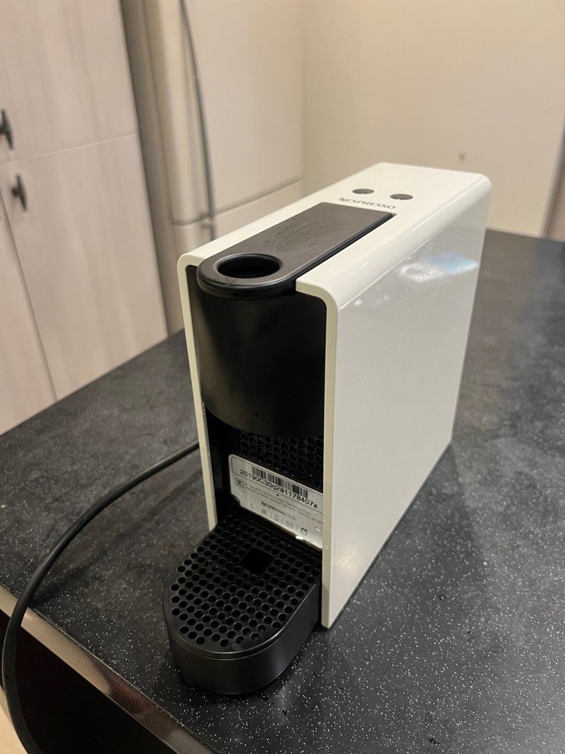 Nespresso essenza mini, TV & Home Appliances, Kitchen Appliances ...