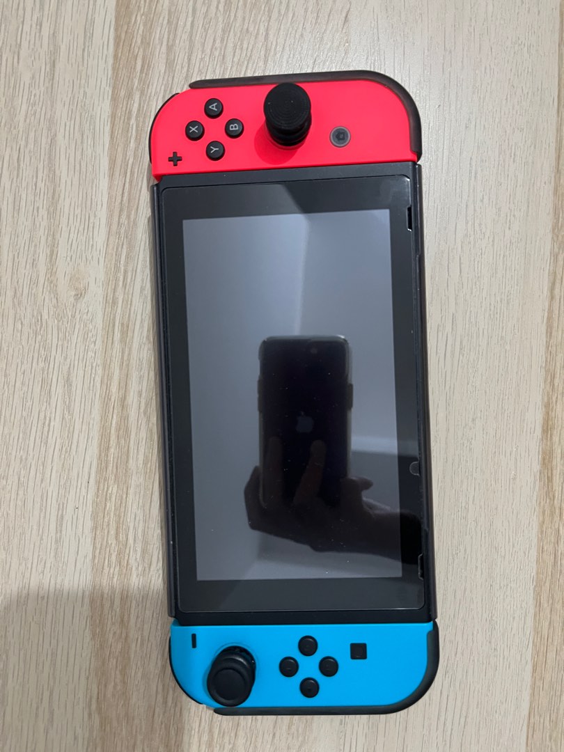 Nintendo Switch V2 incl casing, dock, hdmi cord, 6 physical games ...