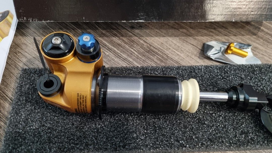 Ohlins rear coil shock, Sports Equipment, Bicycles & Parts, Parts ...