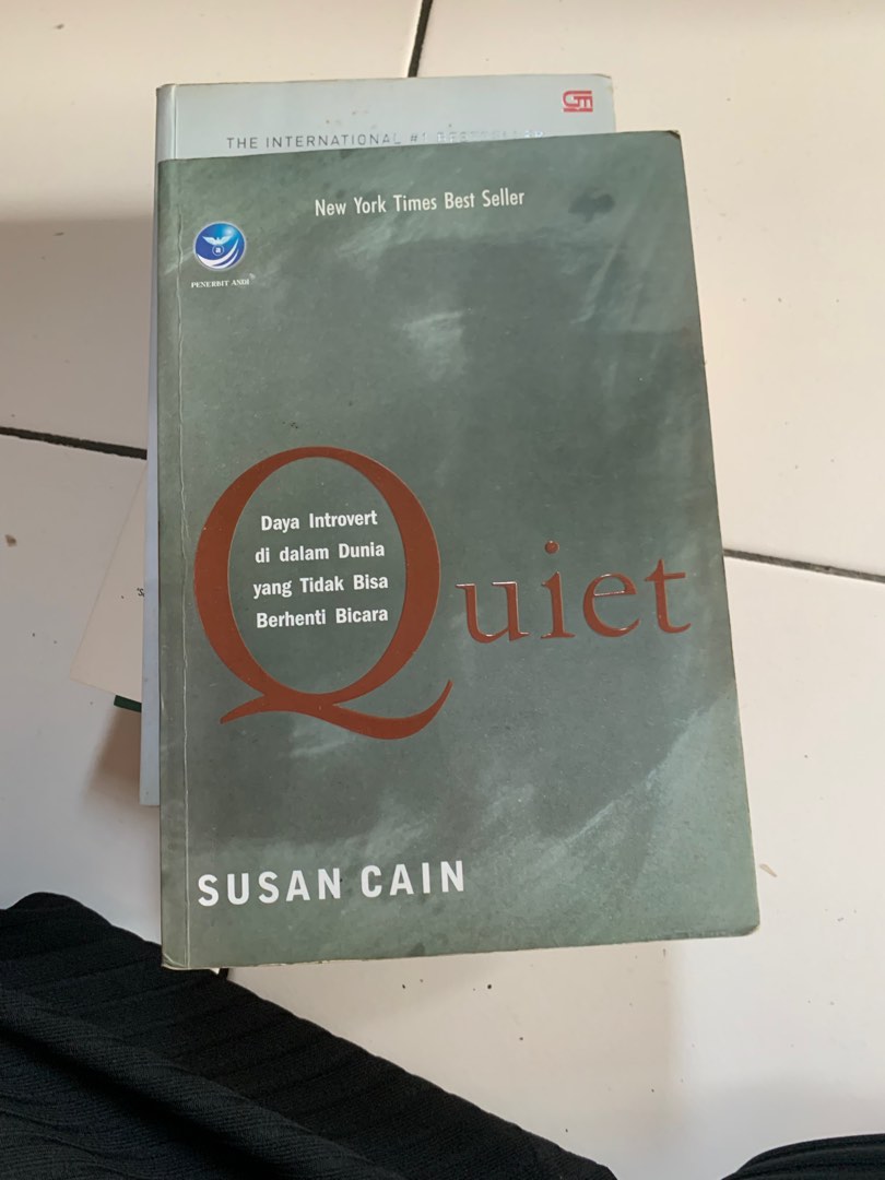 QUIET SUSAN CAIN buku introvert, Buku & Alat Tulis, Buku di Carousell