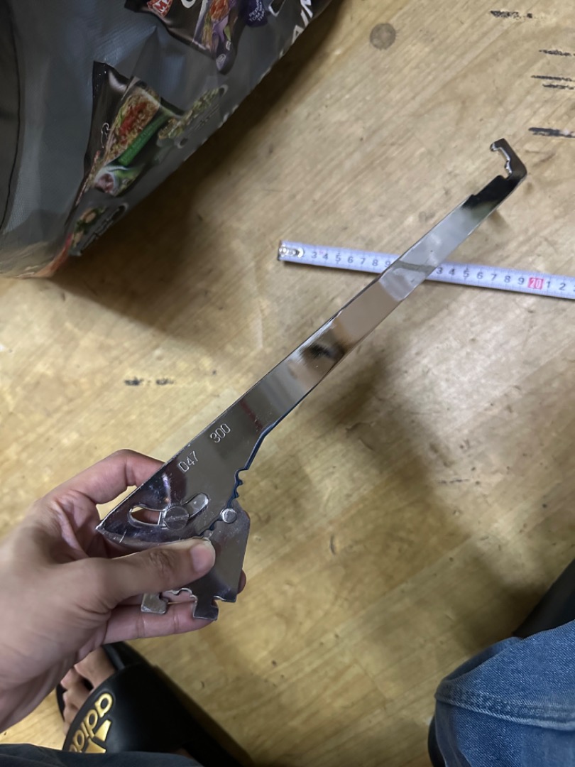 Retail shelf display metal bar Glass shelving bars angular steel bar ...