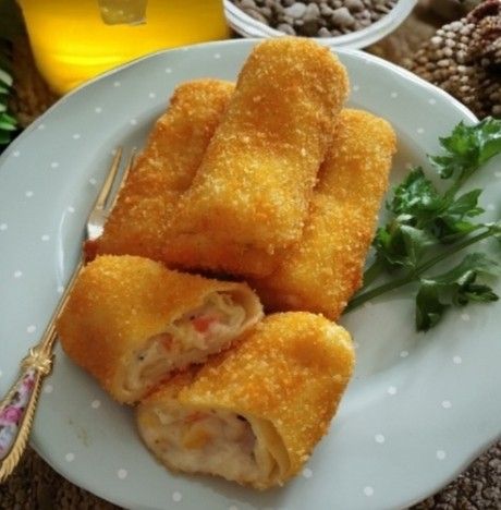 Risol rogut ayam frozen perbox isi 5 pc, Makanan & Minuman, Kue-kue di ...