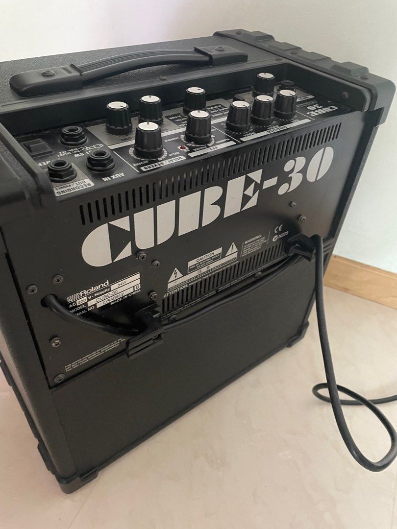Roland Cube 30 guitar amp, Hobbies & Toys, Music & Media, Musical ...