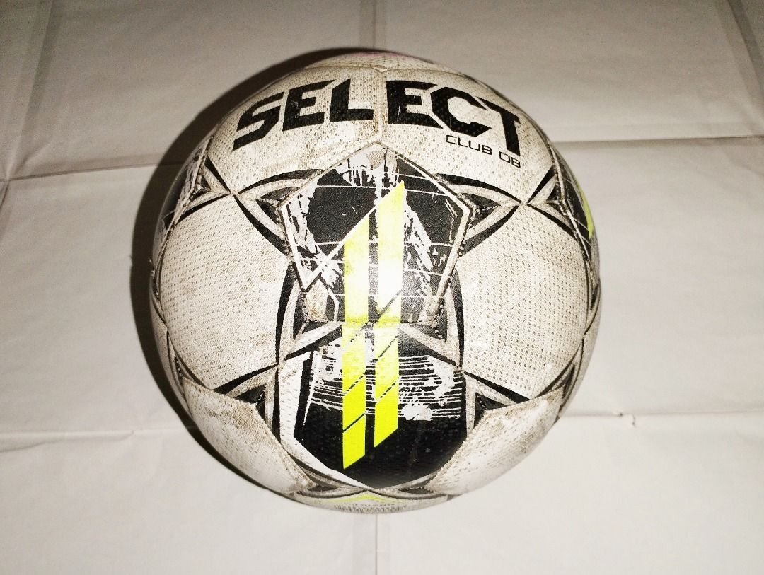 Select Club DB V22 Soccer Ball Size 5 Football In Excellent Condition ...