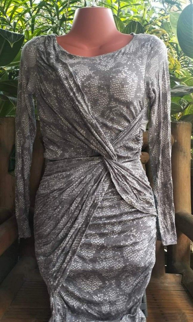 Snak-scale pattern dress, Women's Fashion, Dresses & Sets, Evening ...