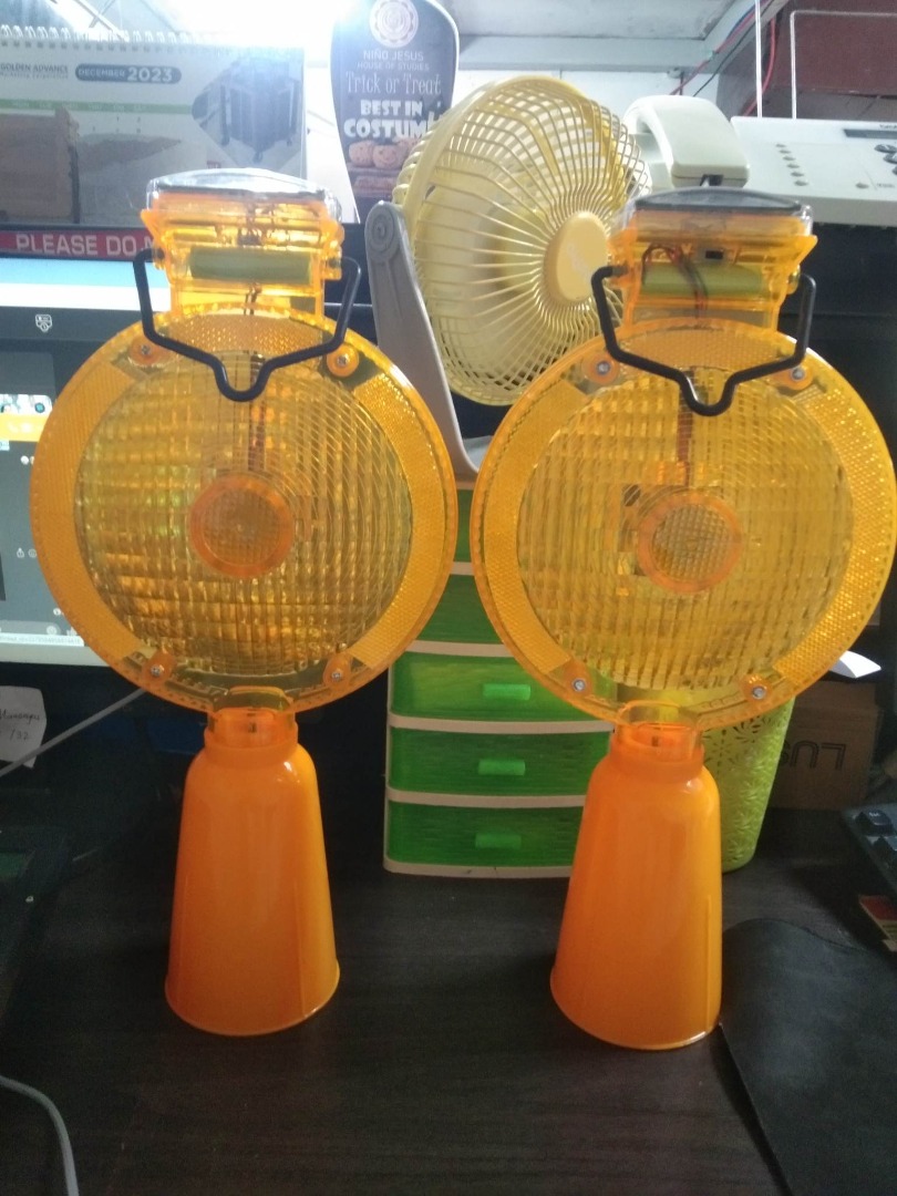 SOLAR FLASHER BLINKER, Commercial & Industrial, Construction & Building ...