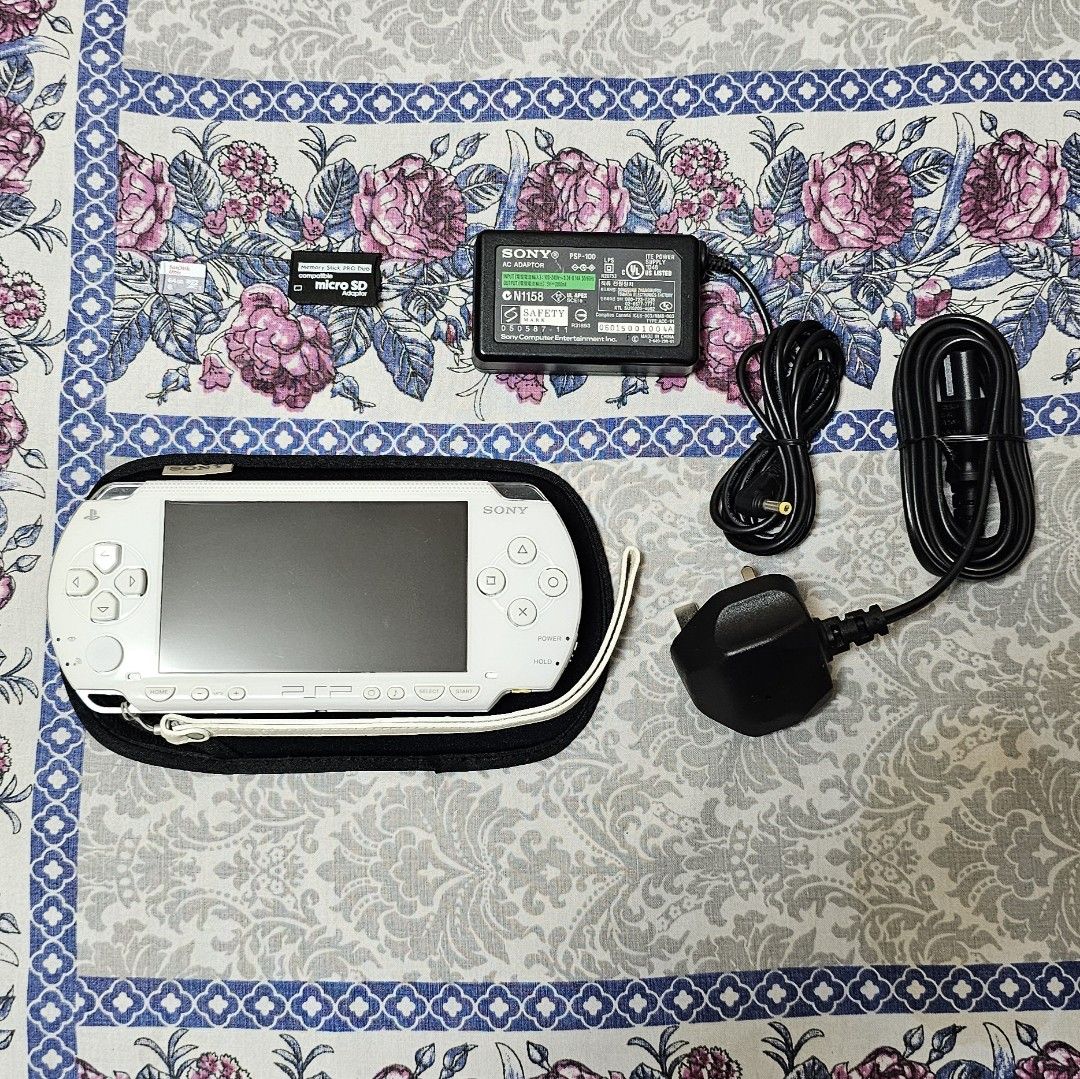 Sony PlayStation Portable with PRO-C Mod (PSP-1000) (White) (64GB) (4 ...