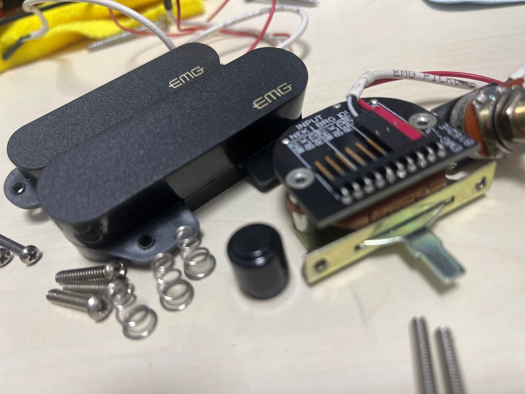 Telecaster emg pickup full set, 興趣及遊戲, 音樂、樂器 & 配件, 樂器 - Carousell
