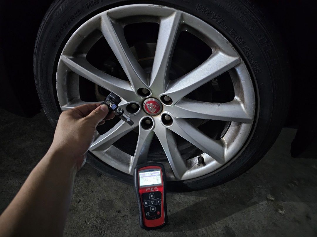 Tyre Pressure Sensor TPMS Sensor Replacement Programming Coding Audi ...
