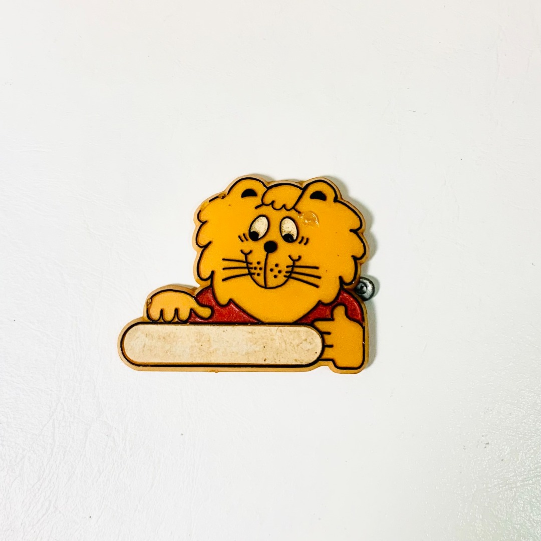 Vintage 1980s Singa Courtesy Lion Plastic Badge, Hobbies & Toys ...