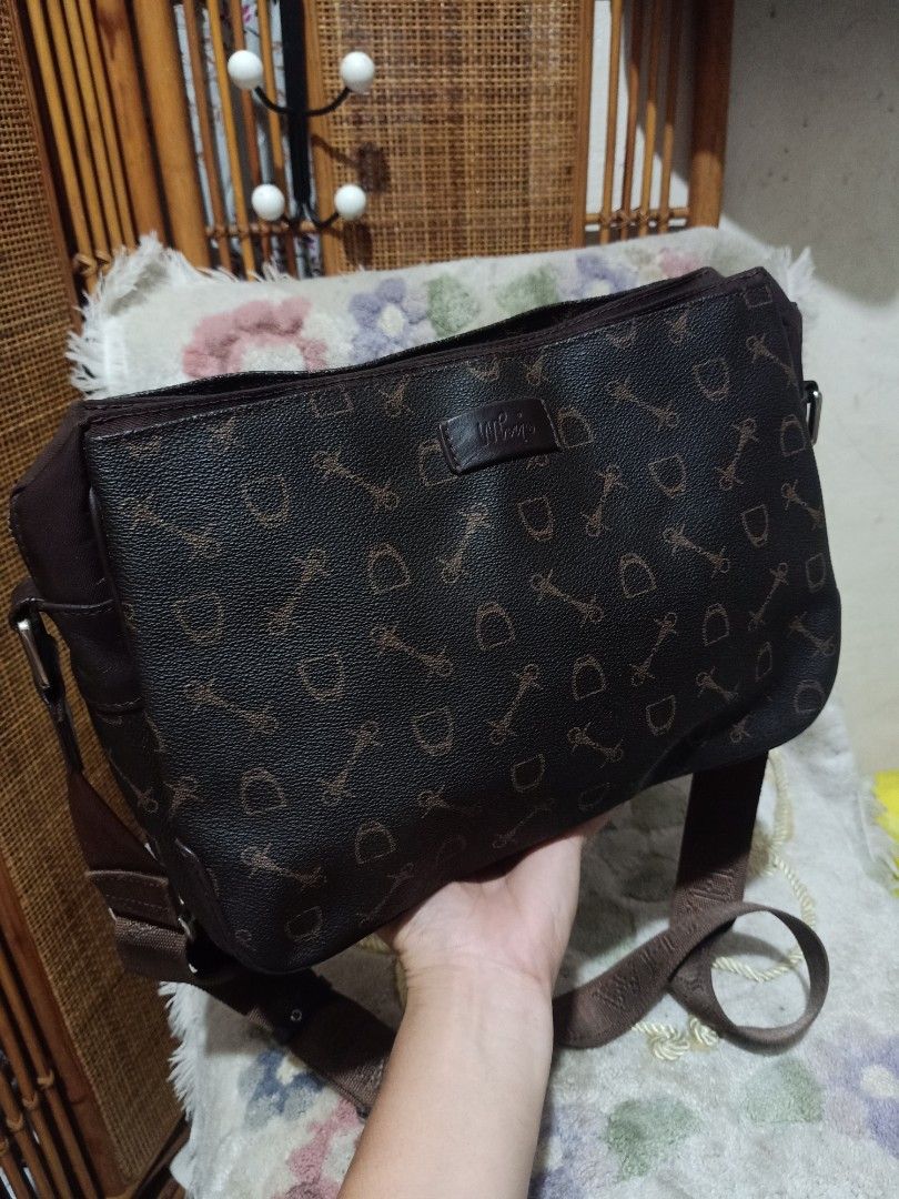 why, Women's Fashion, Bags & Wallets, Cross-body Bags on Carousell