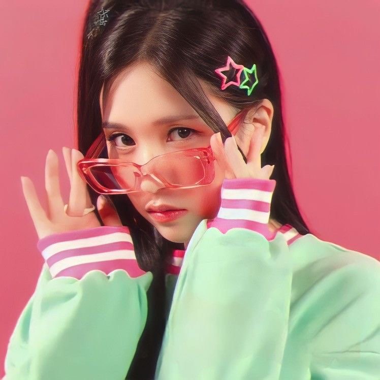 wtb/wtt random kpop pcs [ twice,nmixx, straykids, newjeans, enhypen ...