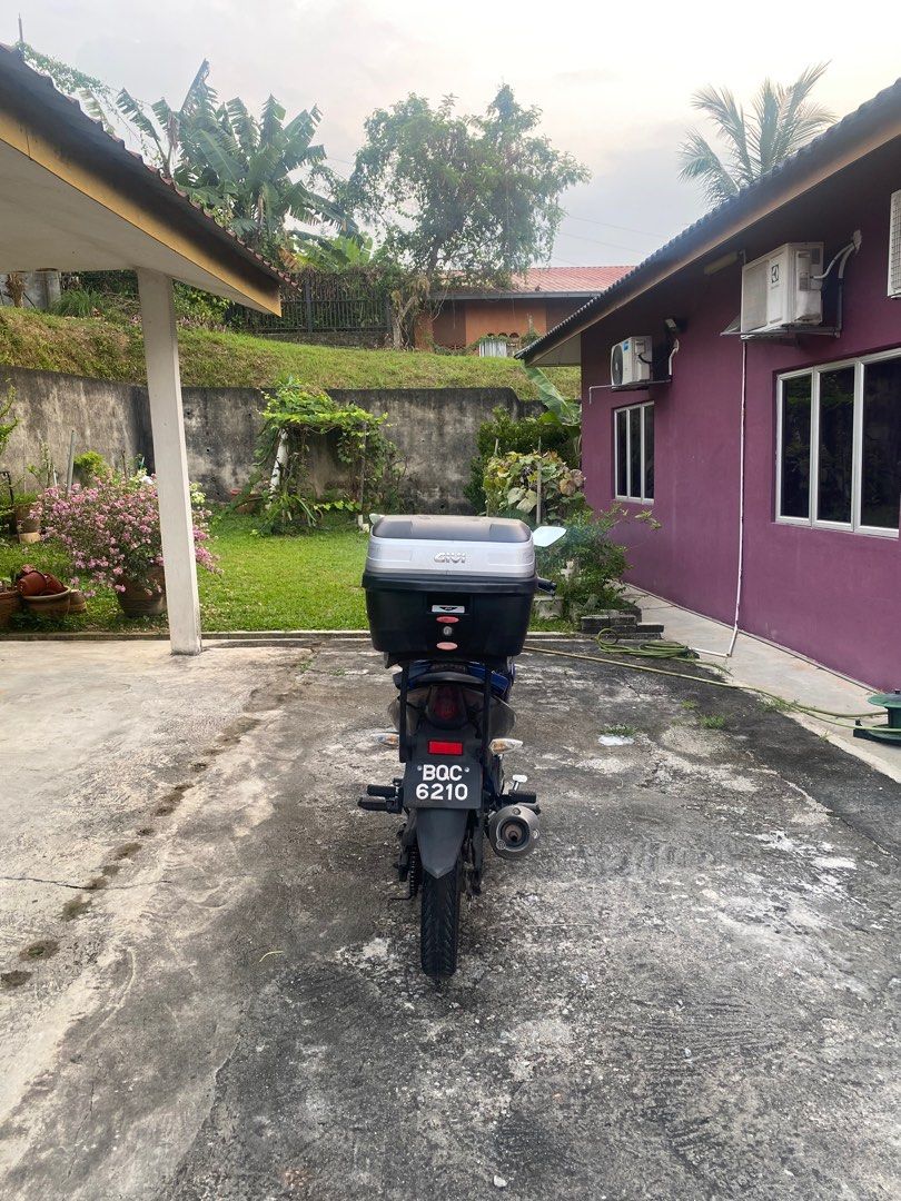 Yamaha LC135 v6 2020 (Blue) with Givi Box (Negotiable), Motorbikes on ...
