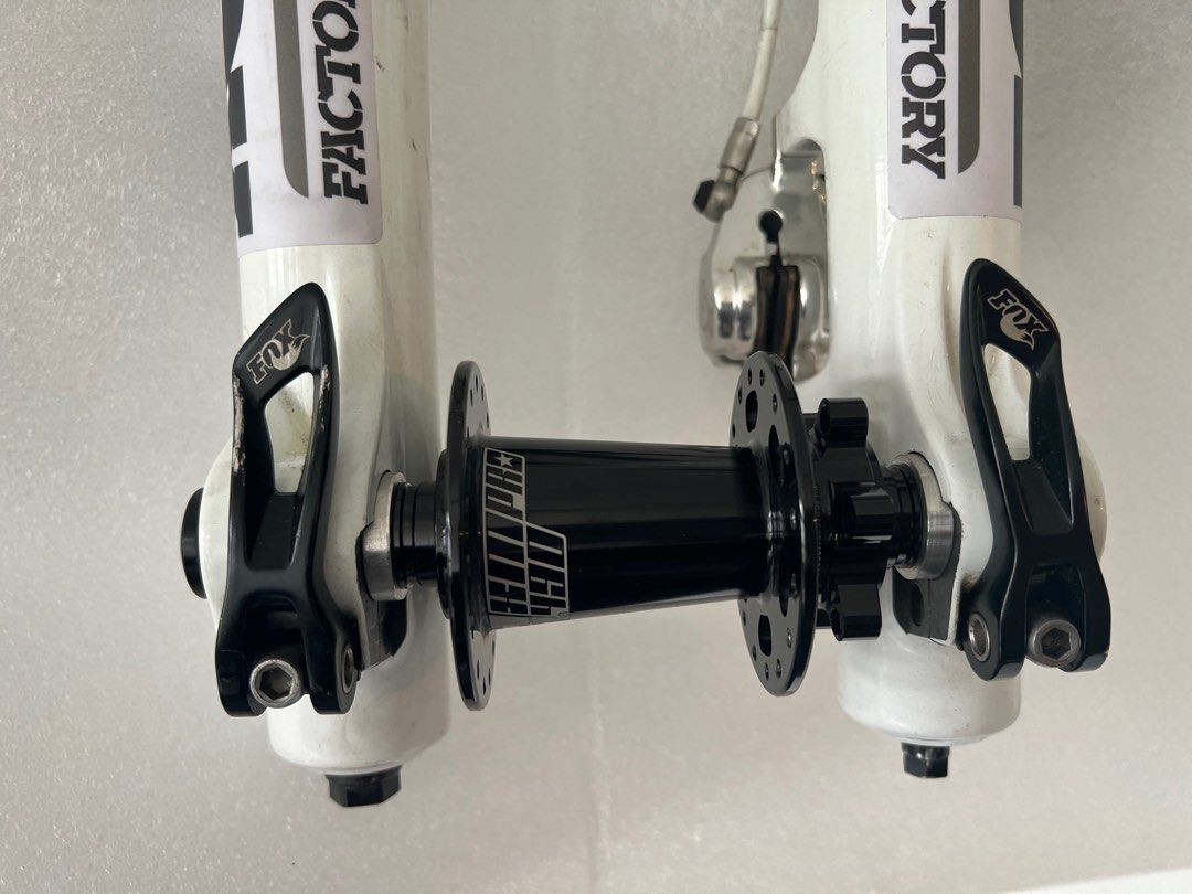 20mm Thru axle converter, Sports Equipment, Bicycles & Parts, Parts ...