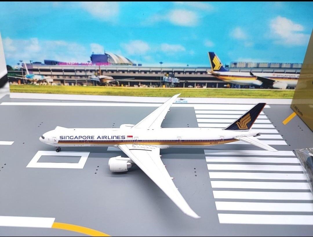 Aviation 400 1:400 Singapore Airlines B777-300ER 9V-SWS, Hobbies & Toys, Toys & Games on Carousell