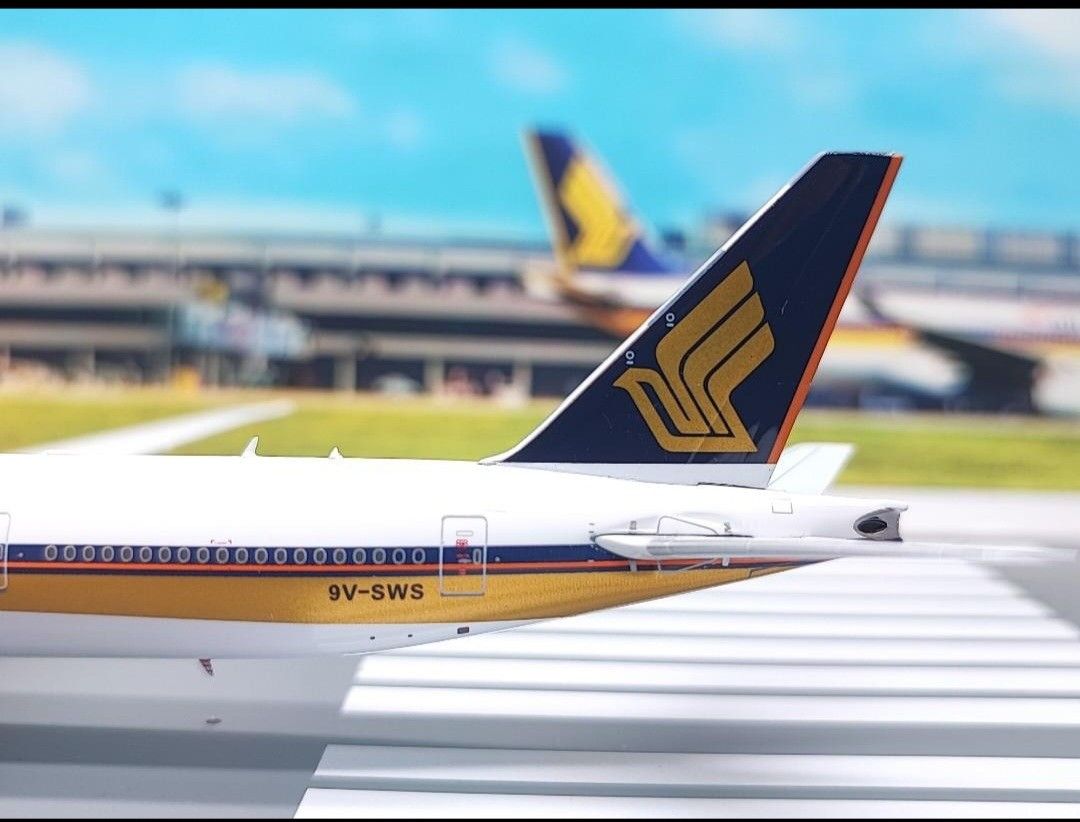 Aviation 400 1:400 Singapore Airlines B777-300ER 9V-SWS, Hobbies & Toys, Toys & Games on Carousell