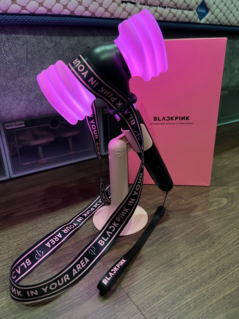 Blackpink Lightstick v2 Limited Ed. version (with stand), Hobbies ...
